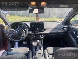 Red Hyundai i30 2020 in Riga, with an engine capacity of 1.50 L and mileage of 85 thousand km for 15500 €, photo 6 on AUTOMOTO.COM.LV