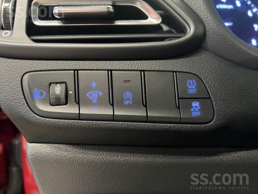 Sarkans Hyundai i30 2021 Rīga, ar dzinēja tilpumu 1.50 L un nobraukumu 77 tūkst. km par 12490 €, foto 17 vietnē AUTOMOTO.COM.LV