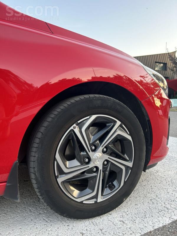 Sarkans Hyundai i30 2022 Liepāja, ar dzinēja tilpumu 1.00 L un nobraukumu 100 tūkst. km par 15500 €, foto 10 vietnē AUTOMOTO.COM.LV