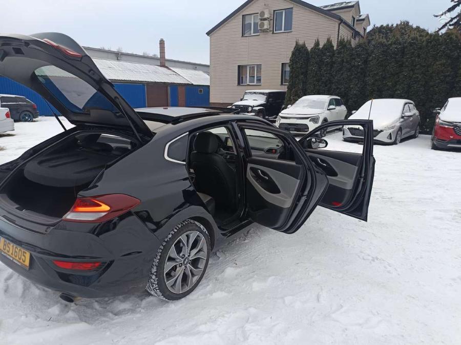 Hyundai i30 2019 in Marijampole, with an engine capacity of 1.35 L and mileage of 150 thousand km for 9499 €, photo 13 on AUTOMOTO.COM.LV