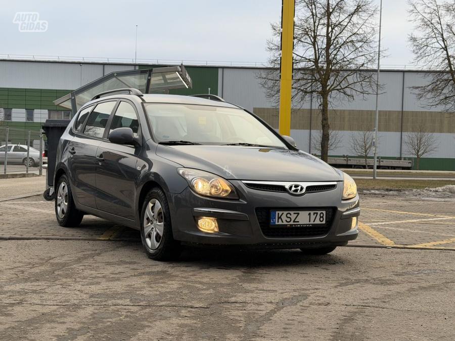 Hyundai i30 2009 in Siauliai, with an engine capacity of 1.60 L and mileage of 208 thousand km for 1550 €, photo 1 on AUTOMOTO.COM.LV