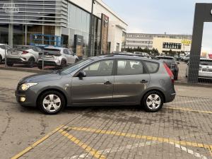 Hyundai i30 2009 in Siauliai, with an engine capacity of 1.60 L and mileage of 208 thousand km for 1550 €, photo 5 on AUTOMOTO.COM.LV