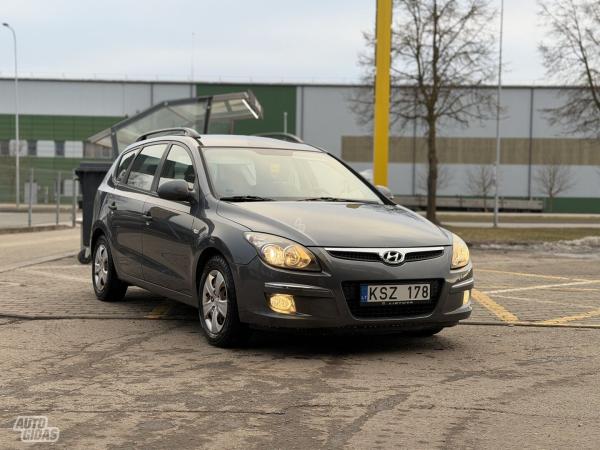 Hyundai i30 2009 in Siauliai, with an engine capacity of 1.60 L and mileage of 208 thousand km for 1550 €, photo 2 on AUTOMOTO.COM.LV