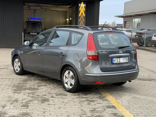 Hyundai i30 2009 in Siauliai, with an engine capacity of 1.60 L and mileage of 208 thousand km for 1550 €, photo 6 on AUTOMOTO.COM.LV