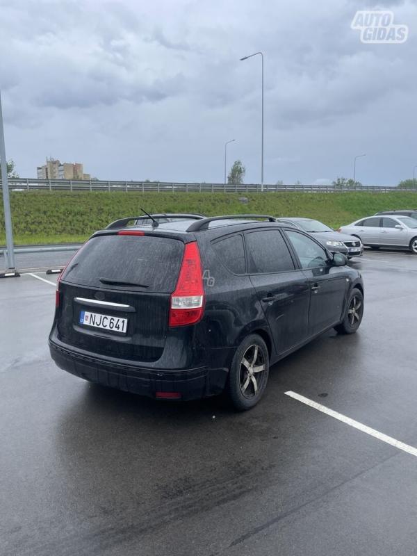 Hyundai i30 2009 in Kaunas, with an engine capacity of 1.60 L and mileage of 230 thousand km for 600 €, photo 3 on AUTOMOTO.COM.LV