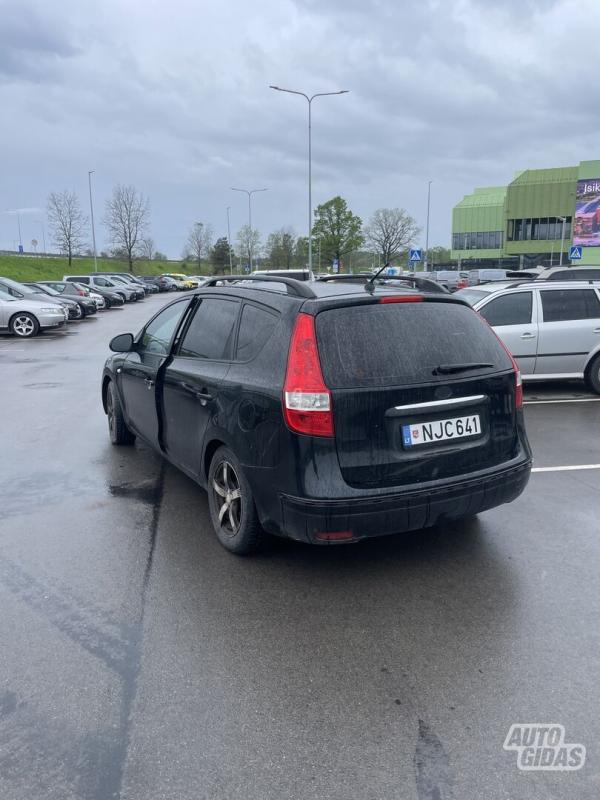 Hyundai i30 2009 in Kaunas, with an engine capacity of 1.60 L and mileage of 230 thousand km for 600 €, photo 4 on AUTOMOTO.COM.LV