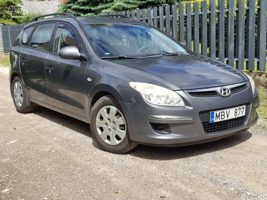Hyundai i30 2009 in Klaipeda, with an engine capacity of 1.60 L and mileage of 298 thousand km for 1550 €, photo 1 on AUTOMOTO.COM.LV