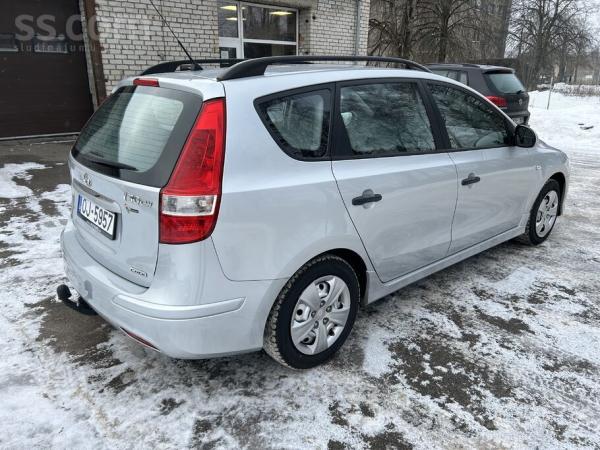Hyundai i30 2010 Limbaži, ar dzinēja tilpumu 1.60 L un nobraukumu 110 tūkst. km par 3550 €, foto 4 vietnē AUTOMOTO.COM.LV