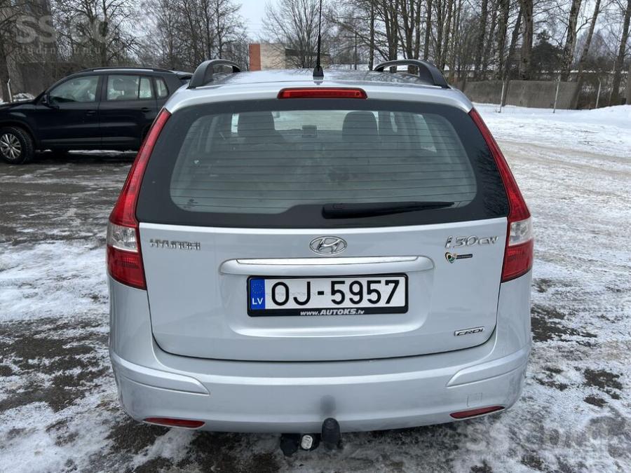 Hyundai i30 2010 in Limbazi, with an engine capacity of 1.60 L and mileage of 110 thousand km for 3550 €, photo 5 on AUTOMOTO.COM.LV