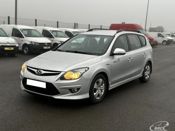 Hyundai i30 2012 in Vilnius, with an engine capacity of 1.58 L and mileage of 376 thousand km for 2290 €, photo 1 on AUTOMOTO.COM.LV