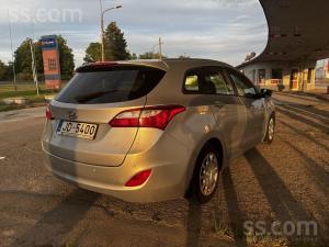 Hyundai i30 2012 in Riga, with an engine capacity of 1.60 L and mileage of 255 thousand km for 4900 €, photo 4 on AUTOMOTO.COM.LV