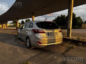 Hyundai i30 2012 in Riga, with an engine capacity of 1.60 L and mileage of 255 thousand km for 4900 €, photo 5 on AUTOMOTO.COM.LV