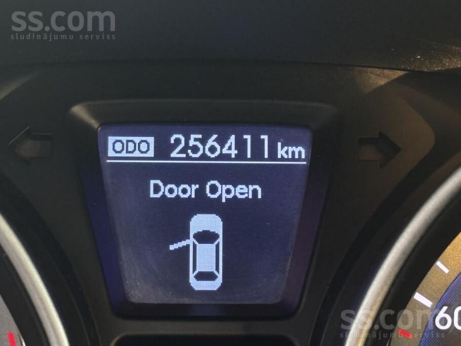 Hyundai i30 2012 in Riga, with an engine capacity of 1.60 L and mileage of 255 thousand km for 4900 €, photo 17 on AUTOMOTO.COM.LV