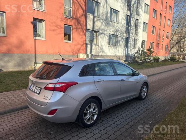 Hyundai i30 2012 in Riga, with an engine capacity of 1.40 L and mileage of 306 thousand km for 3200 €, photo 2 on AUTOMOTO.COM.LV