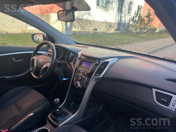 Hyundai i30 2012 in Riga, with an engine capacity of 1.40 L and mileage of 306 thousand km for 3200 €, photo 8 on AUTOMOTO.COM.LV