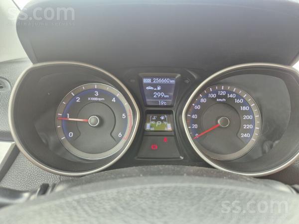 Hyundai i30 2012 Rīga, ar dzinēja tilpumu 1.60 L un nobraukumu 257 tūkst. km par 4100 €, foto 5 vietnē AUTOMOTO.COM.LV