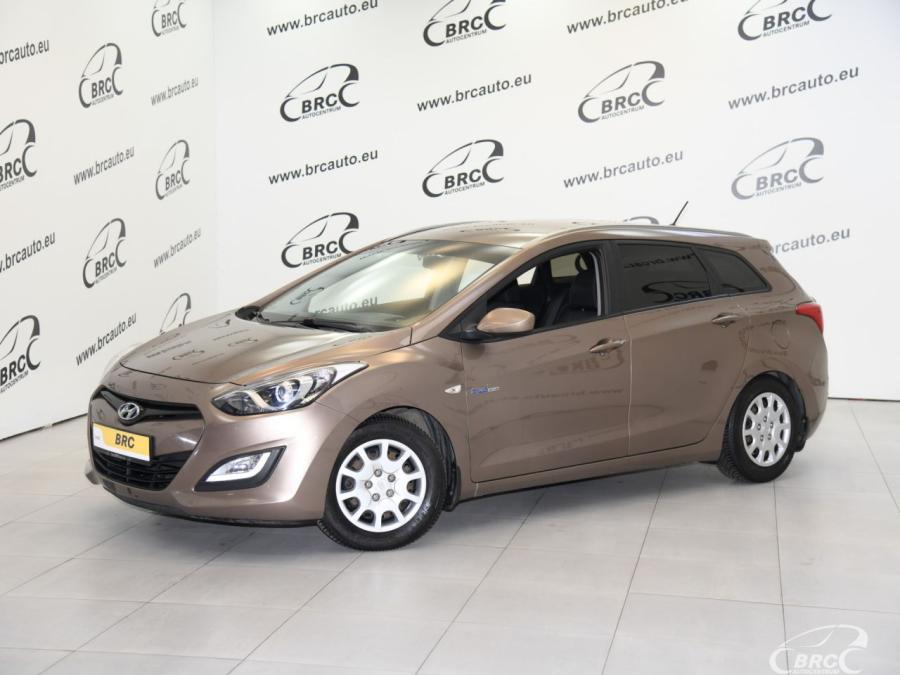 Hyundai i30 2012 in Vilnius, with an engine capacity of 1.40 L and mileage of 326 thousand km for 2900 €, photo 3 on AUTOMOTO.COM.LV