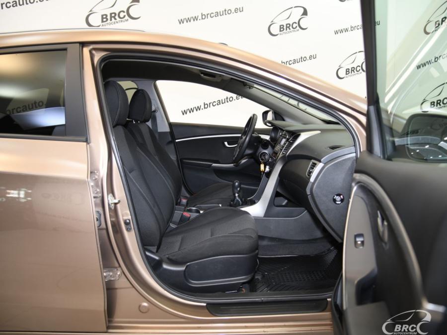 Hyundai i30 2012 in Vilnius, with an engine capacity of 1.40 L and mileage of 326 thousand km for 2900 €, photo 6 on AUTOMOTO.COM.LV