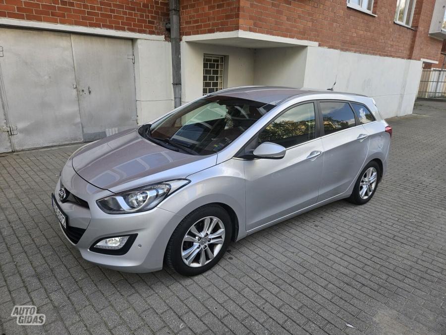 Hyundai i30 2013 in Vilnius, with an engine capacity of 1.60 L and mileage of 286 thousand km for 2800 €, photo 14 on AUTOMOTO.COM.LV