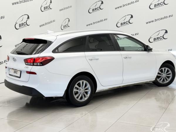 Hyundai i30 2018 in Vilnius, with an engine capacity of 1.35 L and mileage of 125 thousand km for 9500 €, photo 2 on AUTOMOTO.COM.LV