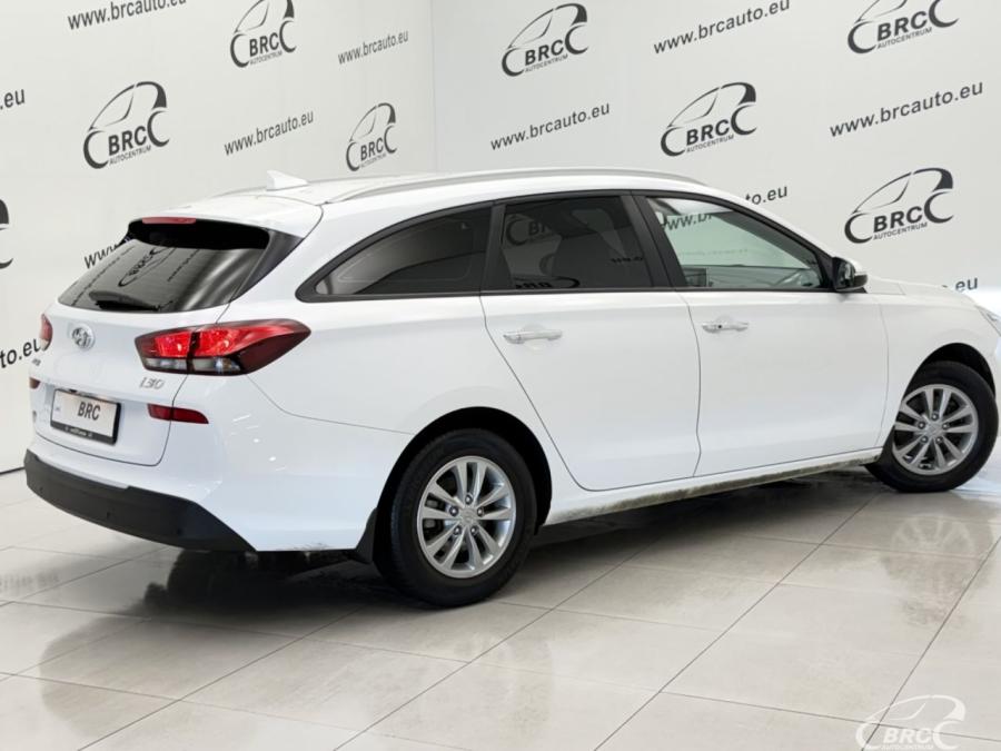 Hyundai i30 2018 in Vilnius, with an engine capacity of 1.35 L and mileage of 125 thousand km for 9500 €, photo 3 on AUTOMOTO.COM.LV