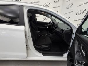 Hyundai i30 2018 in Vilnius, with an engine capacity of 1.35 L and mileage of 125 thousand km for 9500 €, photo 5 on AUTOMOTO.COM.LV