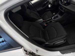 Hyundai i30 2018 in Vilnius, with an engine capacity of 1.35 L and mileage of 125 thousand km for 9500 €, photo 6 on AUTOMOTO.COM.LV