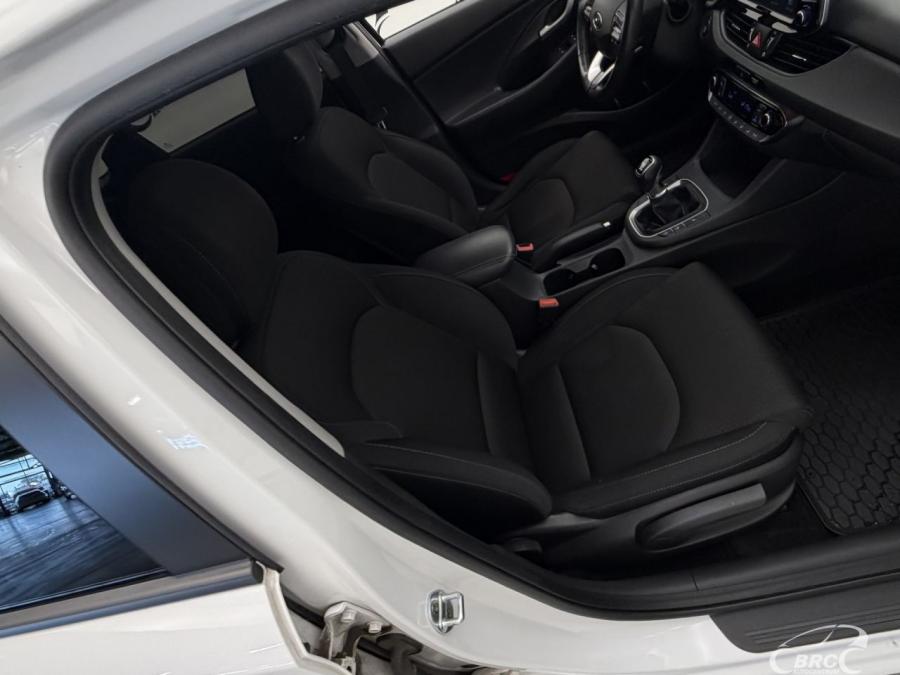Hyundai i30 2018 in Vilnius, with an engine capacity of 1.35 L and mileage of 125 thousand km for 9500 €, photo 6 on AUTOMOTO.COM.LV