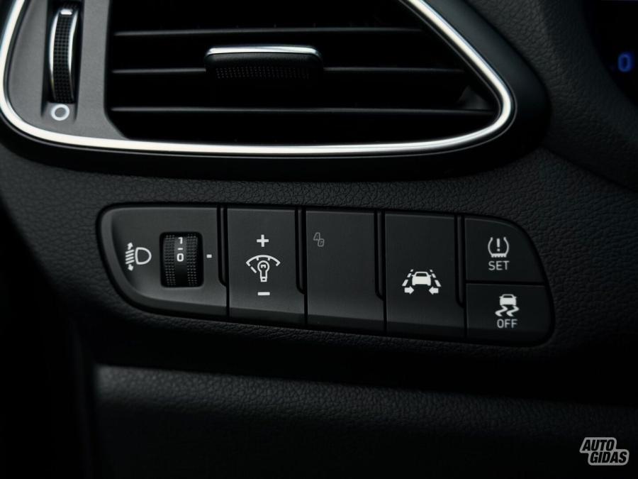 Hyundai i30 2019 Avižieniai, ar dzinēja tilpumu 1.60 L un nobraukumu 144 tūkst. km par 7800 €, foto 21 vietnē AUTOMOTO.COM.LV
