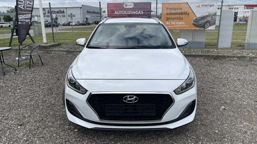 White Hyundai i30 2019 in Marijampole, with an engine capacity of 1.60 L and mileage of 119 thousand km for 8650 €, photo 4 on AUTOMOTO.COM.LV