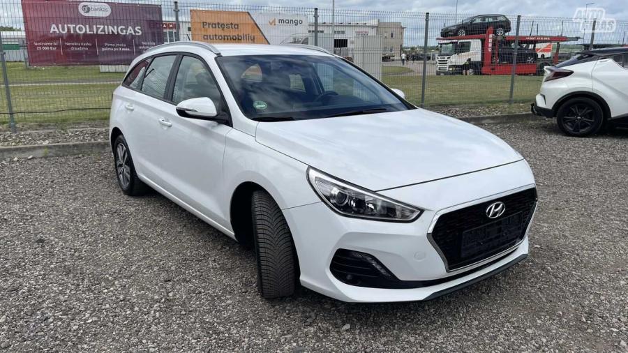 White Hyundai i30 2019 in Marijampole, with an engine capacity of 1.60 L and mileage of 119 thousand km for 8650 €, photo 5 on AUTOMOTO.COM.LV