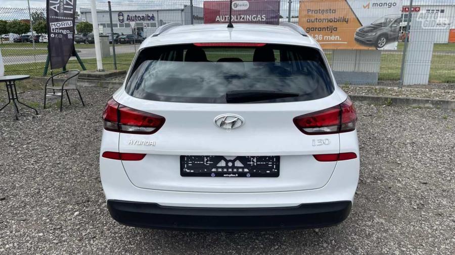White Hyundai i30 2019 in Marijampole, with an engine capacity of 1.60 L and mileage of 119 thousand km for 8650 €, photo 9 on AUTOMOTO.COM.LV