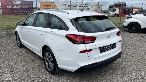 White Hyundai i30 2019 in Marijampole, with an engine capacity of 1.60 L and mileage of 119 thousand km for 8650 €, photo 9 on AUTOMOTO.COM.LV