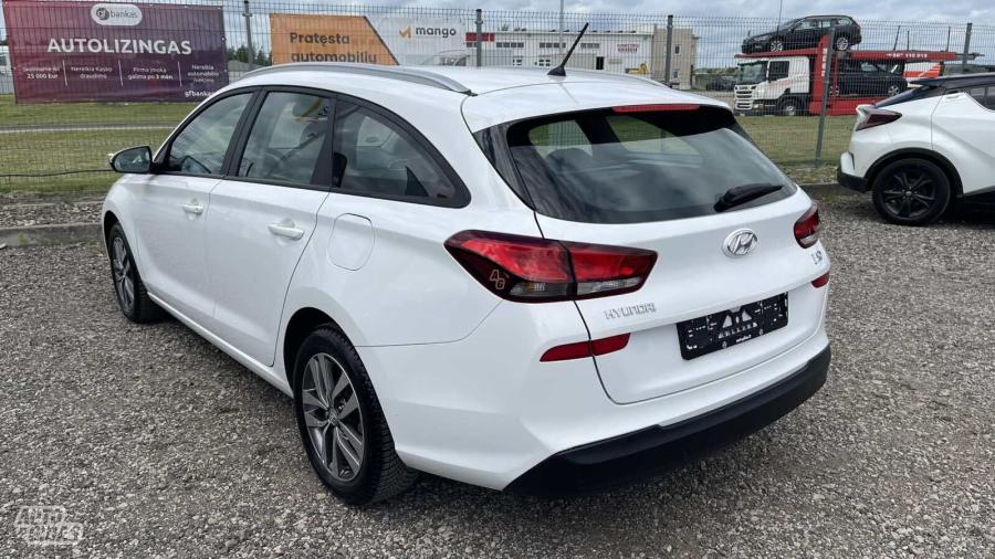 White Hyundai i30 2019 in Marijampole, with an engine capacity of 1.60 L and mileage of 119 thousand km for 8650 €, photo 10 on AUTOMOTO.COM.LV