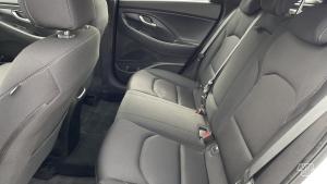 White Hyundai i30 2019 in Marijampole, with an engine capacity of 1.60 L and mileage of 119 thousand km for 8650 €, photo 12 on AUTOMOTO.COM.LV