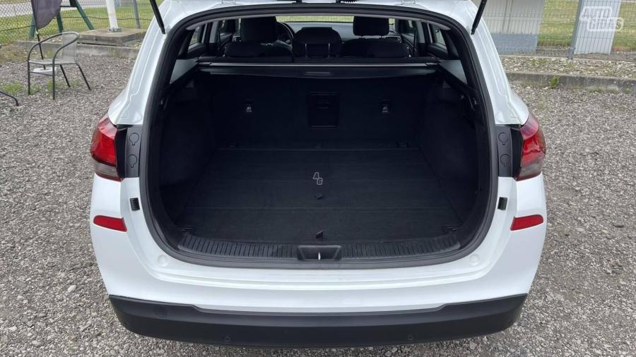 White Hyundai i30 2019 in Marijampole, with an engine capacity of 1.60 L and mileage of 119 thousand km for 8650 €, photo 31 on AUTOMOTO.COM.LV