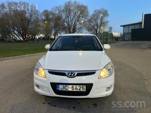 Balts Hyundai i30 2008 Rīga, ar dzinēja tilpumu 1.60 L un nobraukumu 421 tūkst. km par 1300 €, foto 3 vietnē AUTOMOTO.COM.LV