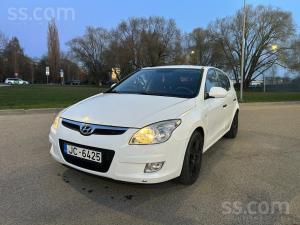 Balts Hyundai i30 2008 Rīga, ar dzinēja tilpumu 1.60 L un nobraukumu 421 tūkst. km par 1300 €, foto 4 vietnē AUTOMOTO.COM.LV