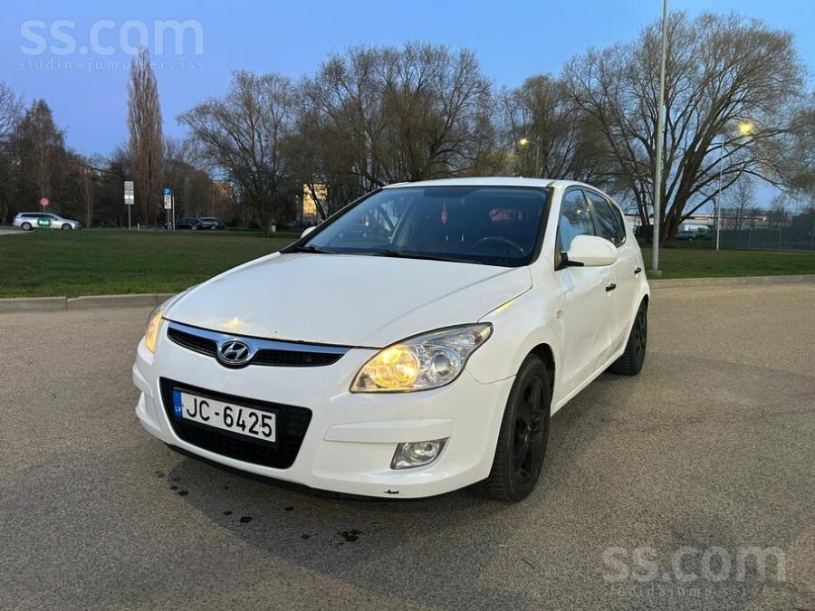 Balts Hyundai i30 2008 Rīga, ar dzinēja tilpumu 1.60 L un nobraukumu 421 tūkst. km par 1300 €, foto 4 vietnē AUTOMOTO.COM.LV