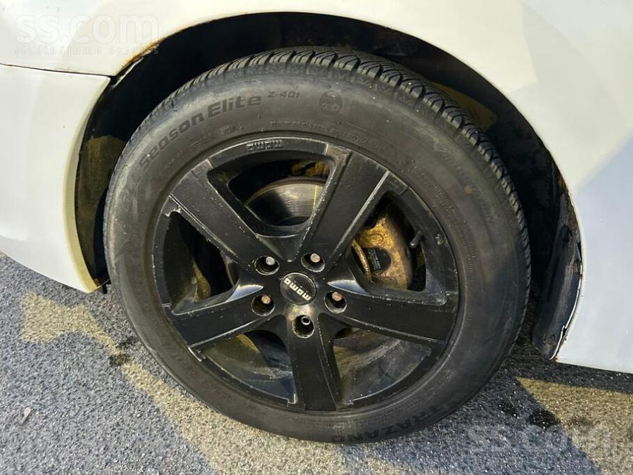 Balts Hyundai i30 2008 Rīga, ar dzinēja tilpumu 1.60 L un nobraukumu 421 tūkst. km par 1300 €, foto 10 vietnē AUTOMOTO.COM.LV