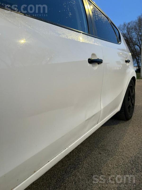 White Hyundai i30 2008 in Riga, with an engine capacity of 1.60 L and mileage of 421 thousand km for 1100 €, photo 10 on AUTOMOTO.COM.LV