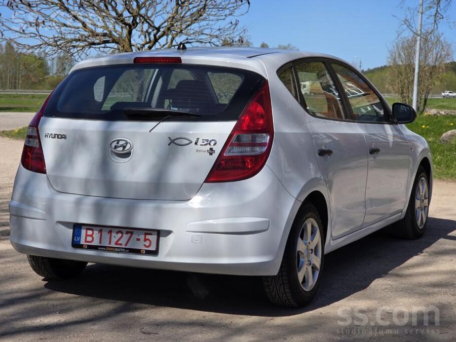Balts Hyundai i30 2009 Liepāja, ar dzinēja tilpumu 1.40 L un nobraukumu 178 tūkst. km par 2990 €, foto 4 vietnē AUTOMOTO.COM.LV