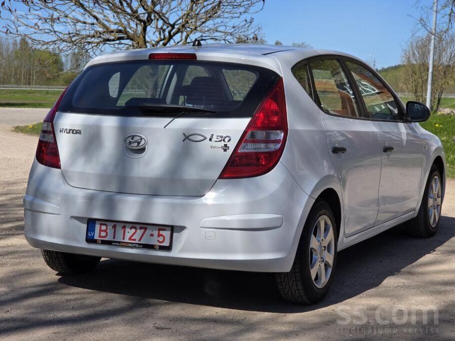 Balts Hyundai i30 2009 Liepāja, ar dzinēja tilpumu 1.40 L un nobraukumu 178 tūkst. km par 2990 €, foto 5 vietnē AUTOMOTO.COM.LV