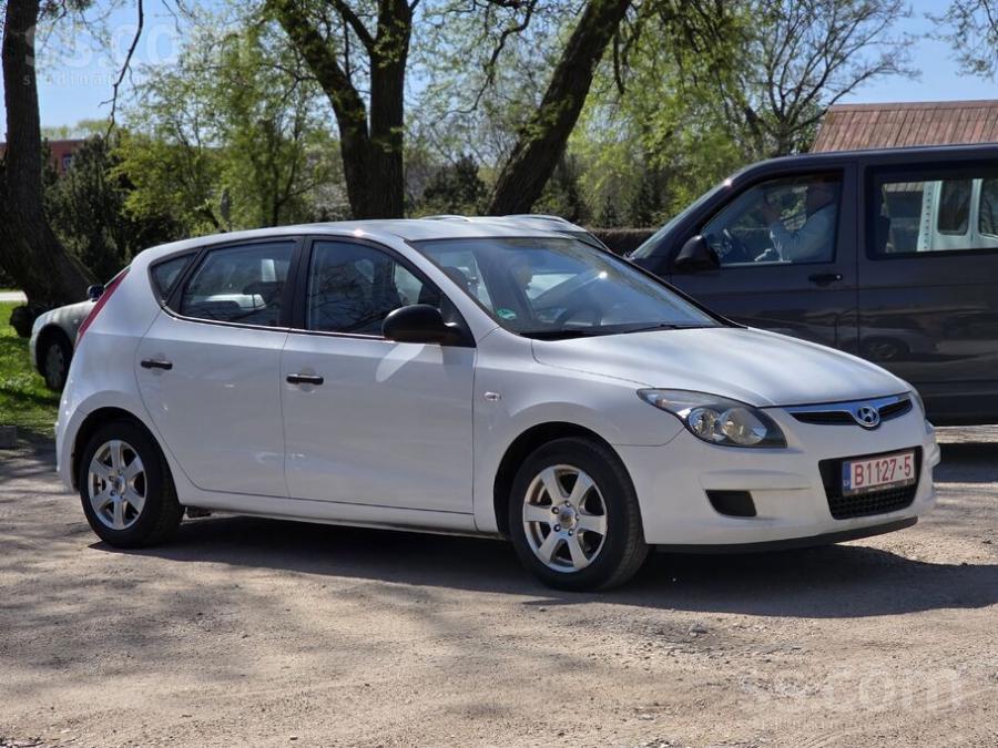 Balts Hyundai i30 2009 Liepāja, ar dzinēja tilpumu 1.40 L un nobraukumu 178 tūkst. km par 2990 €, foto 6 vietnē AUTOMOTO.COM.LV