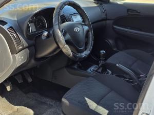 Balts Hyundai i30 2009 Liepāja, ar dzinēja tilpumu 1.40 L un nobraukumu 178 tūkst. km par 2990 €, foto 10 vietnē AUTOMOTO.COM.LV