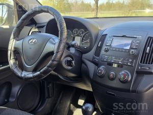 Balts Hyundai i30 2009 Liepāja, ar dzinēja tilpumu 1.40 L un nobraukumu 178 tūkst. km par 2990 €, foto 13 vietnē AUTOMOTO.COM.LV