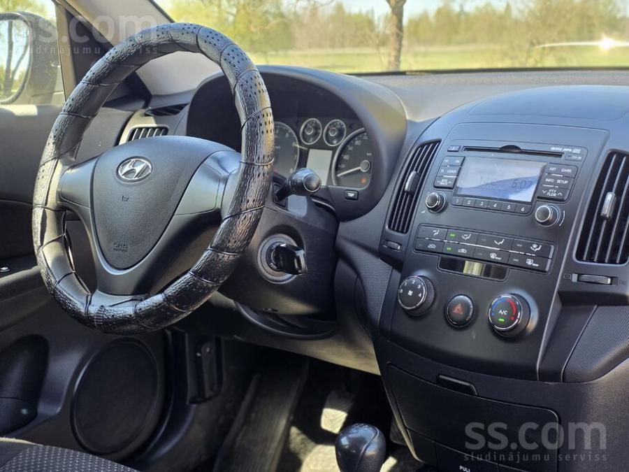 Balts Hyundai i30 2009 Liepāja, ar dzinēja tilpumu 1.40 L un nobraukumu 178 tūkst. km par 2990 €, foto 13 vietnē AUTOMOTO.COM.LV