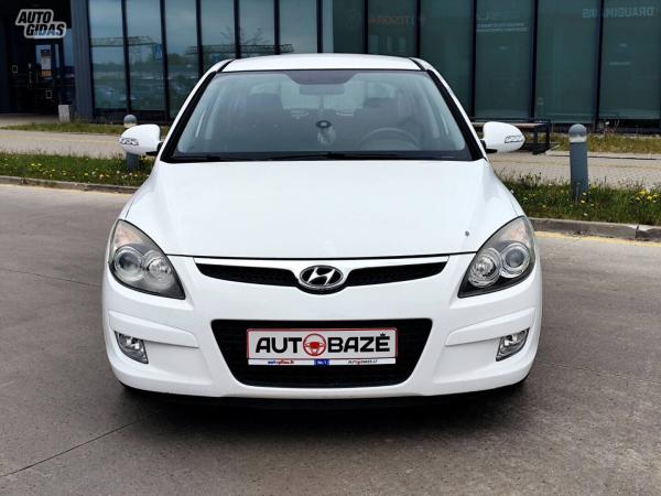 Белый Хендай i30 2009 в Шяуляй, объемом двигателя 1.60 л и пробегом 172 тыс. км за 1950 €, фото 3 на AUTOMOTO.COM.LV