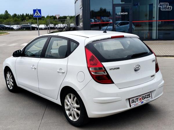 Белый Хендай i30 2009 в Шяуляй, объемом двигателя 1.60 л и пробегом 172 тыс. км за 1950 €, фото 5 на AUTOMOTO.COM.LV