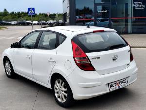 Balts Hyundai i30 2009 Šauļi, ar dzinēja tilpumu 1.60 L un nobraukumu 172 tūkst. km par 1950 €, foto 6 vietnē AUTOMOTO.COM.LV